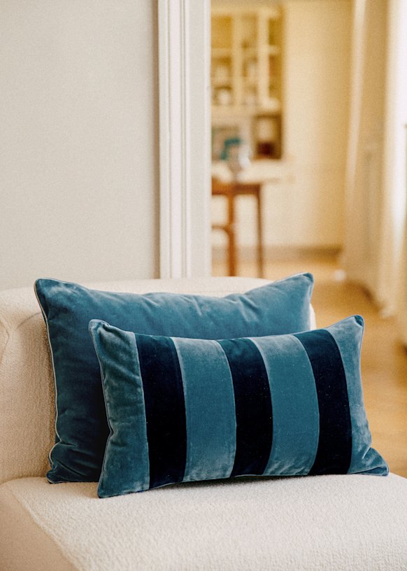 blue patterned cushions