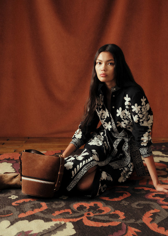 Kleid Vera - Sézane x Baziszt - Stickerei Folk Creme Hintergrund ...