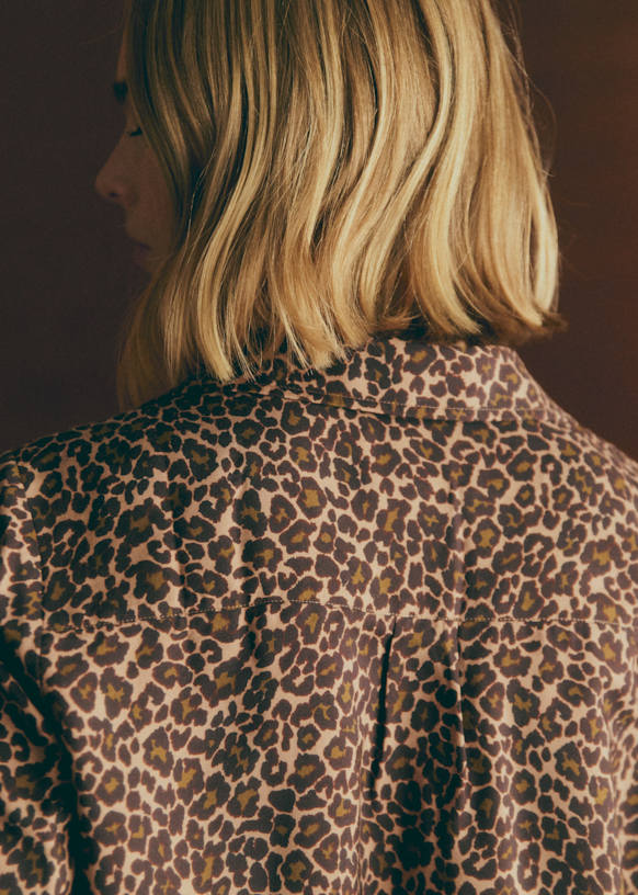 Annie Shirt - Winter Leopard Print in Camel - Viscose ECOVERO™ LENZING ...