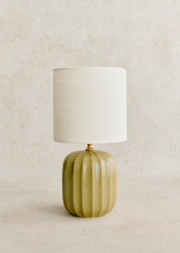 Lampe Traviata petit modèle - Vert olive - Abat-jour Dolce - Jute Écru ... Lampe Traviata petit modèle - Vert olive - Abat-jour Dolce - Jute Écru ...