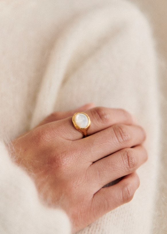 Samuel Ring - Golden mother-of-pearl - Majority recycled brass - Sézane