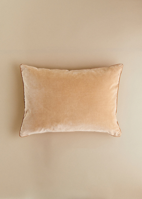 beige cushions