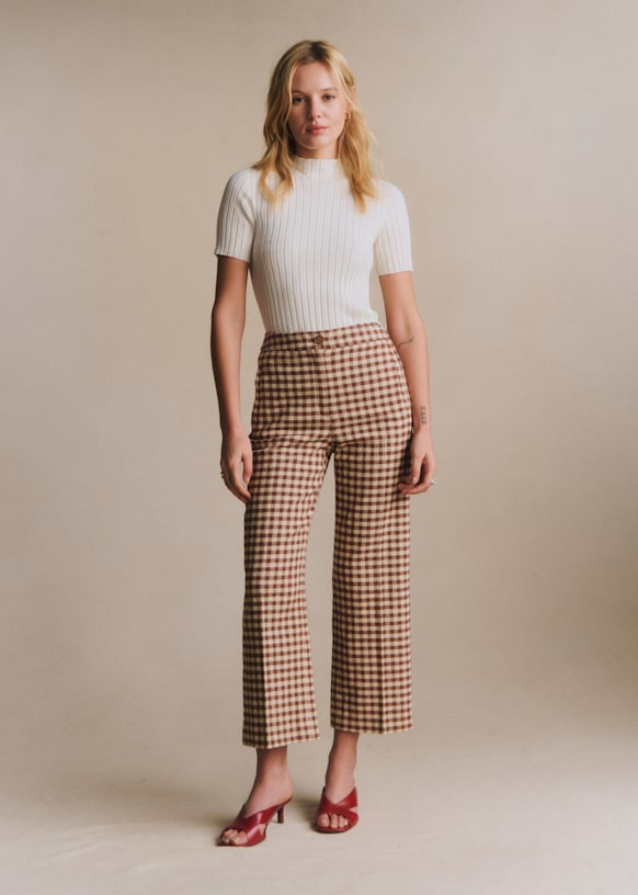 brown pattern trousers