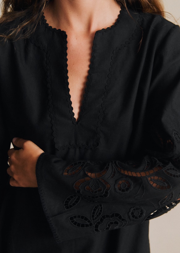 Robe Isla - Broderie Unie Noire - Coton Biologique - Sézane