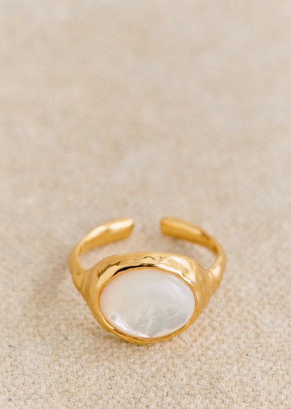 Samuel Ring - Golden mother-of-pearl - Majority recycled brass ...