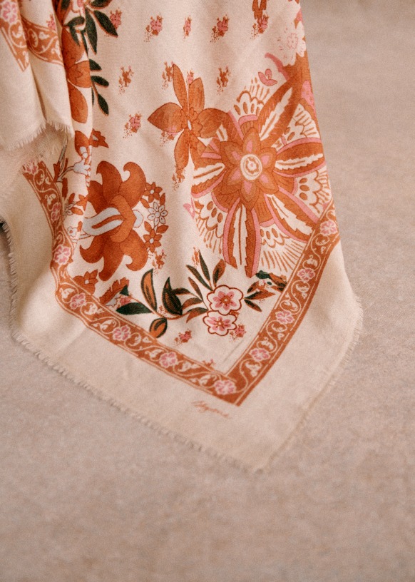 Estola Pio - Patchwork Flower - Lana - Sézane