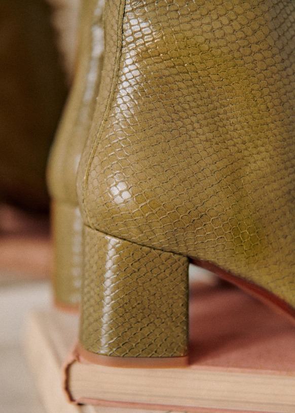 Bottines Sandy - Kaki serpent - Cuir lisse bovin embossé python - Sézane