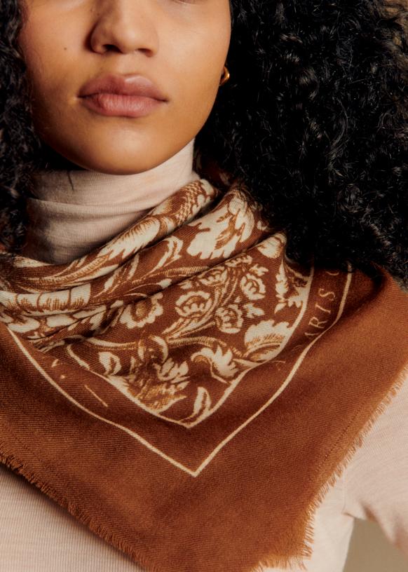 Pañuelo Maryse - Sézane x Antoinette Poisson - Gran Amapola Fondo Café - Lana - Octobre Éditions