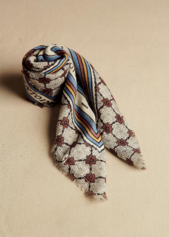 Foulard Maryse - Sézane x Antoinette Poisson - Imprimé Coeur Garance ...