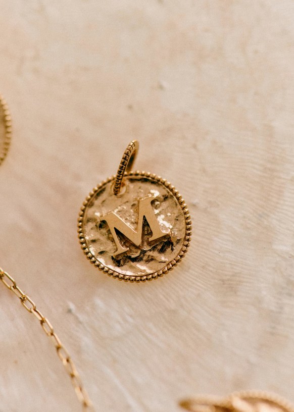 Sara Pendant 9-carat gold - Letters I to P - Letter M - 9 Carats Gold ...