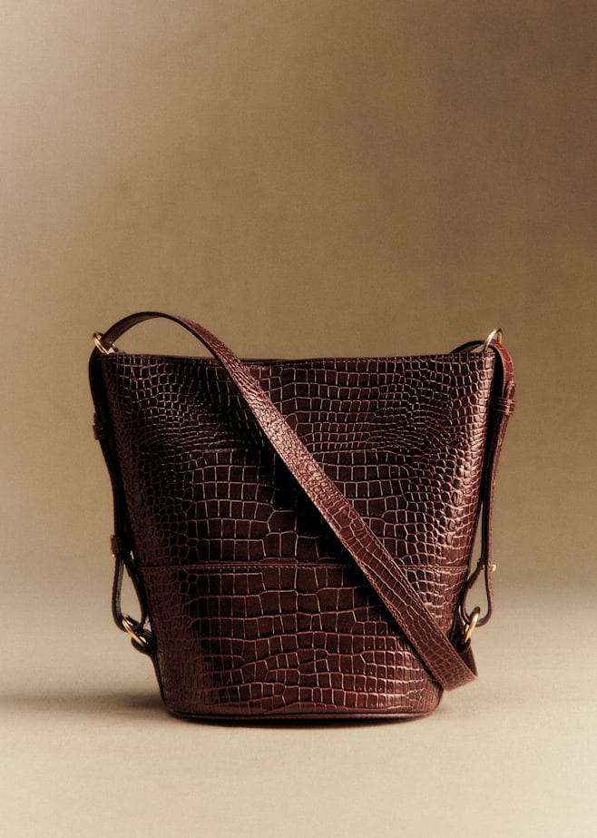 Kleidung, Lederwaren, Accessoires, Deko-Artikel und Parfum | Damenmode ...